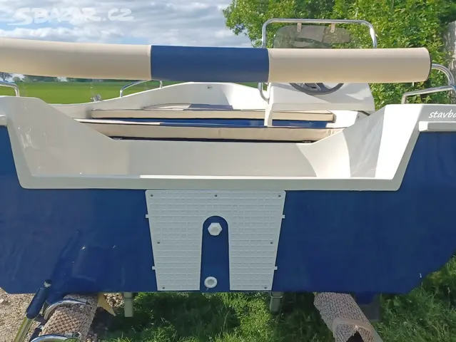 Motorový člun A 430 - Černá Hora - Bazar - Sbazar.cz