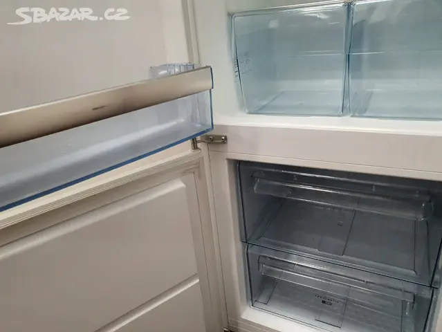 úsporná A+ lednice AEG s velkým mrazákem - Praha, Vinohrady - Bazar ...