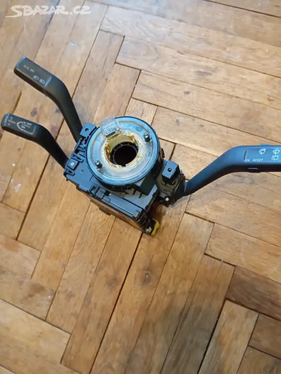 VW Passat B6 přepínač kombinovaný - Hradec Králové - Bazar - Sbazar.cz