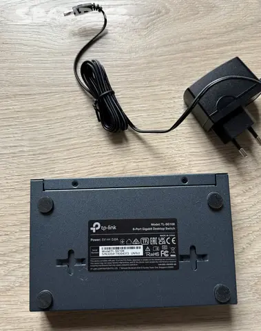 8-portový Gigabit Switch TP-Link TL-SG108 (Kov) - Praha - Bazar - Sbazar.cz