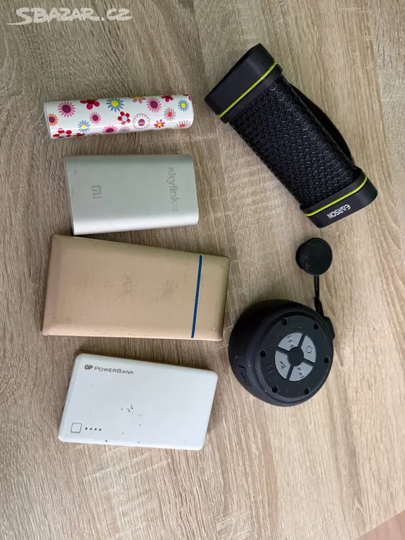 Powerbanky + bluetooth reproduktory - cena za vše - Praha, Žižkov ...