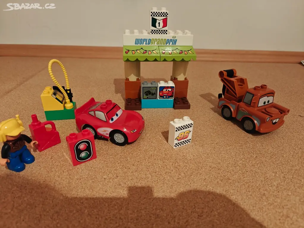 Burákova garáž i s McQueenem - Říčany - Bazar - Sbazar.cz