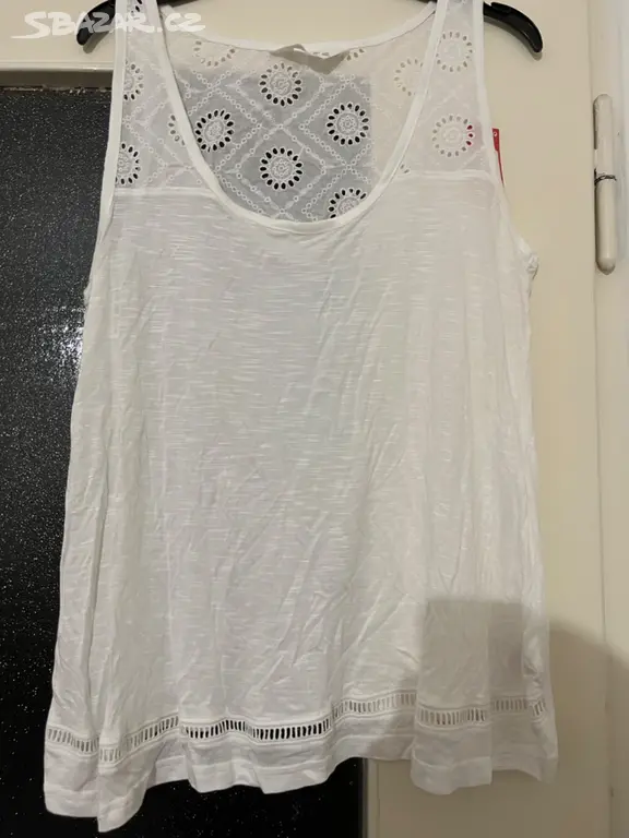 Bílé dámské volnější tílko se zdobením vel. 40-42 - Praha - Bazar ...