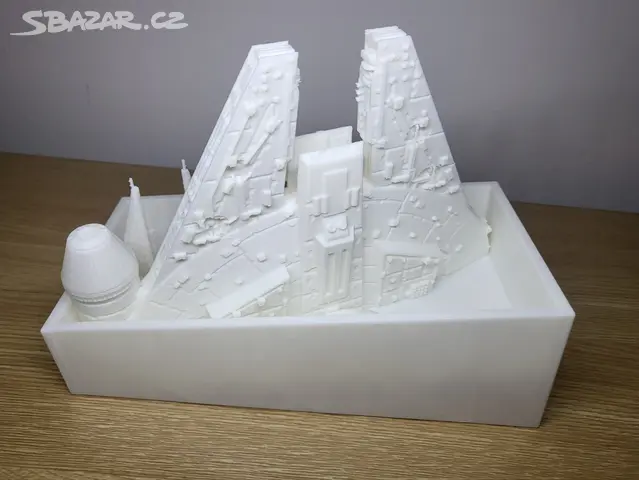 Millennium Falcon (Star Wars) - zarážka na knihy - Dačice - Bazar ...