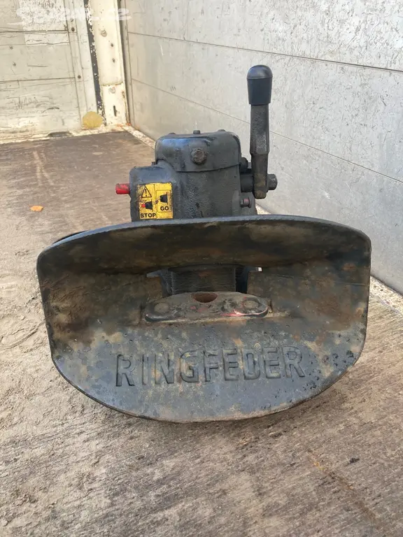 Závěs Ringfeder 40 - Hradec Králové - Bazar - Sbazar.cz