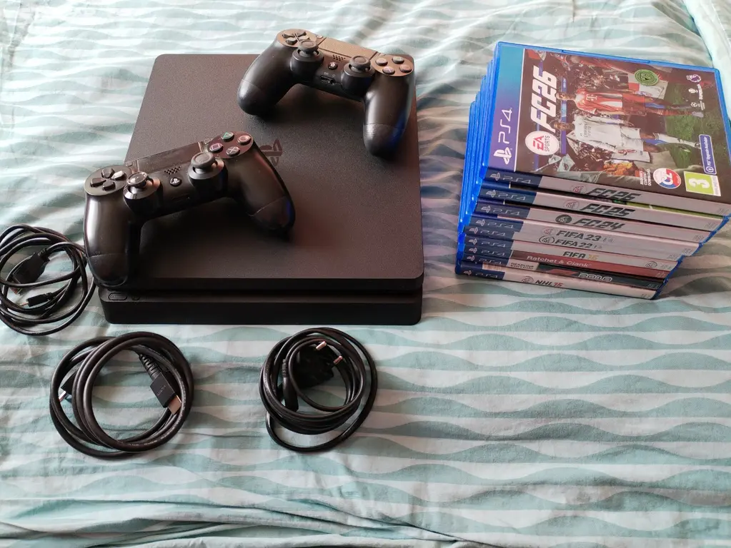 PS4 - Velké Bílovice - Bazar - Sbazar.cz