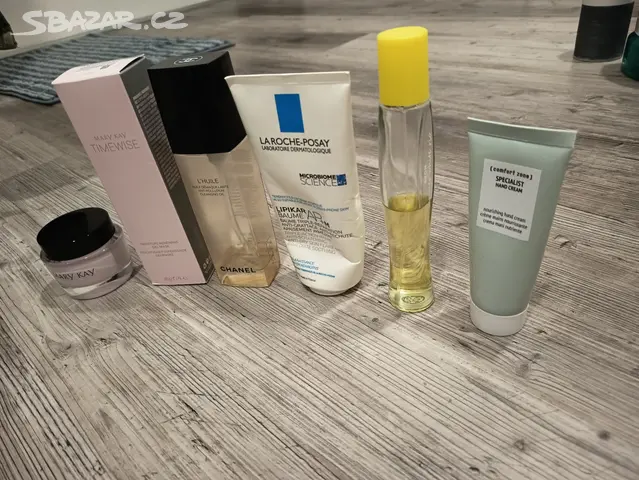 Mix kosmetiky,Chanel,Mary Kay,La Roche Posay - Praha - Bazar - Sbazar.cz