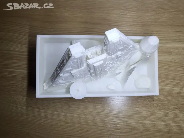 Millennium Falcon (Star Wars) - zarážka na knihy - Dačice - Bazar ...