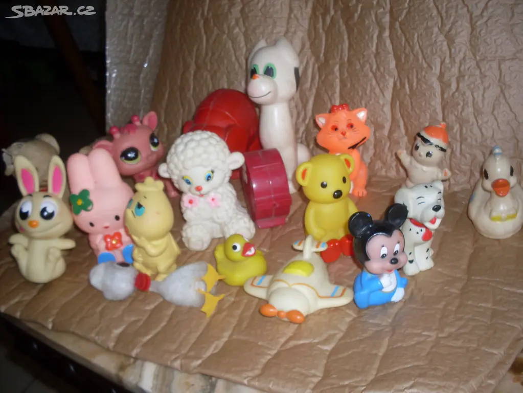 staré gumové hračky - Bludov - Bazar - Sbazar.cz