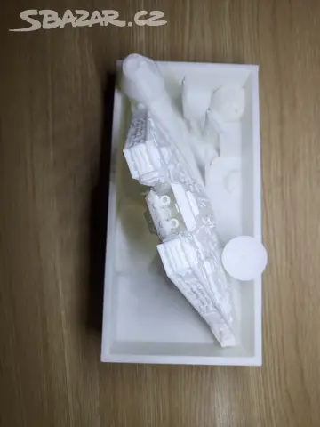 Millennium Falcon (Star Wars) - zarážka na knihy - Dačice - Bazar ...