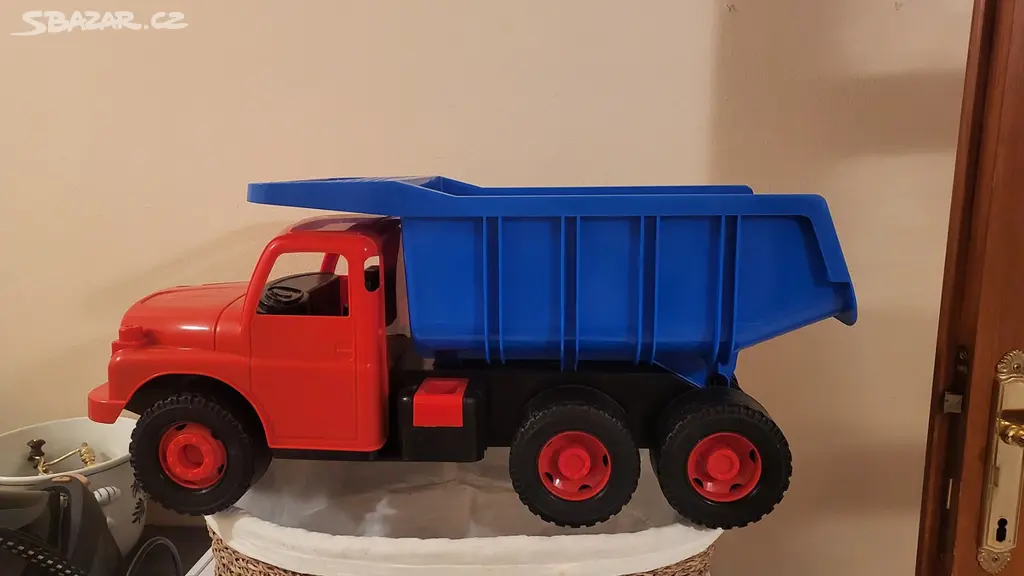 Nová Tatra velká vyklápěcí dětská - Praha-východ - Bazar - Sbazar.cz