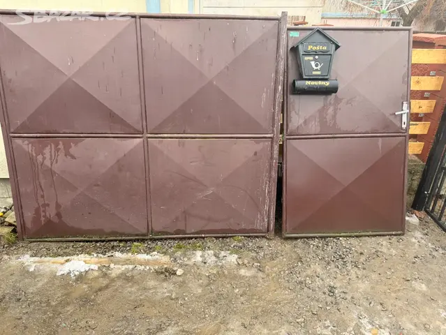 Prodám bránu, vrata starší výroby - Kladno - Bazar - Sbazar.cz