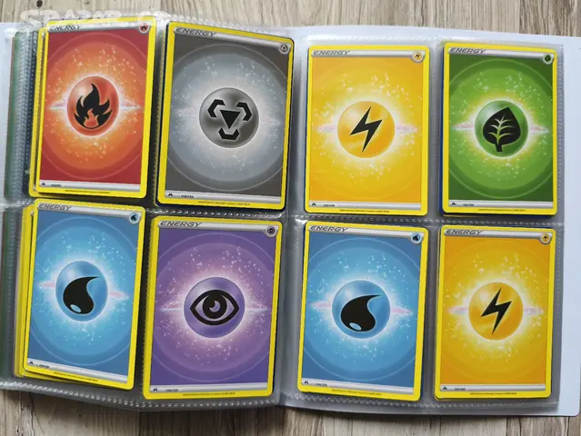 Pokémon sběratelské album + kartičky - Dolní Bousov - Bazar - Sbazar.cz