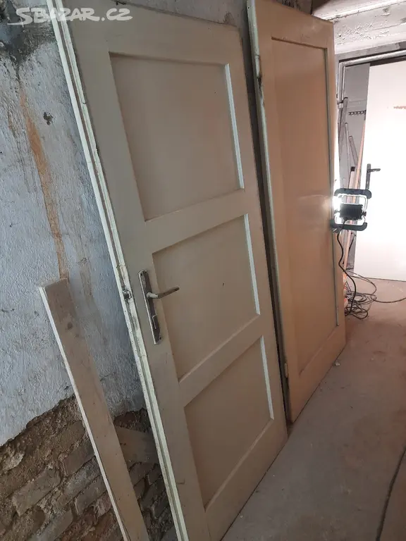 Staré dveře cca 80×190 cm LEVÉ, vč. obložek a rámu - Plzeň - Bazar ...