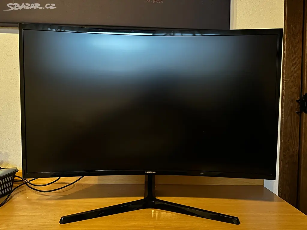 32" Samsung WQHD prohnutý herní monitor 144 Hz - Uherské Hradiště ...
