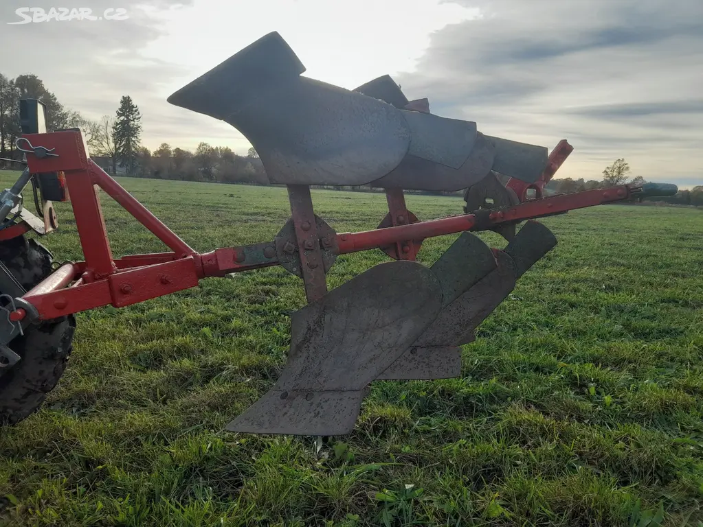 Pluh dvouradličný obracák za malotraktor - Blatná - Bazar - Sbazar.cz