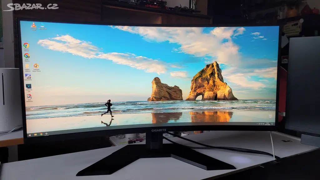 Prohnutý herní LCD monitor GIGABYTE 34" - Praha 10 - Bazar - Sbazar.cz