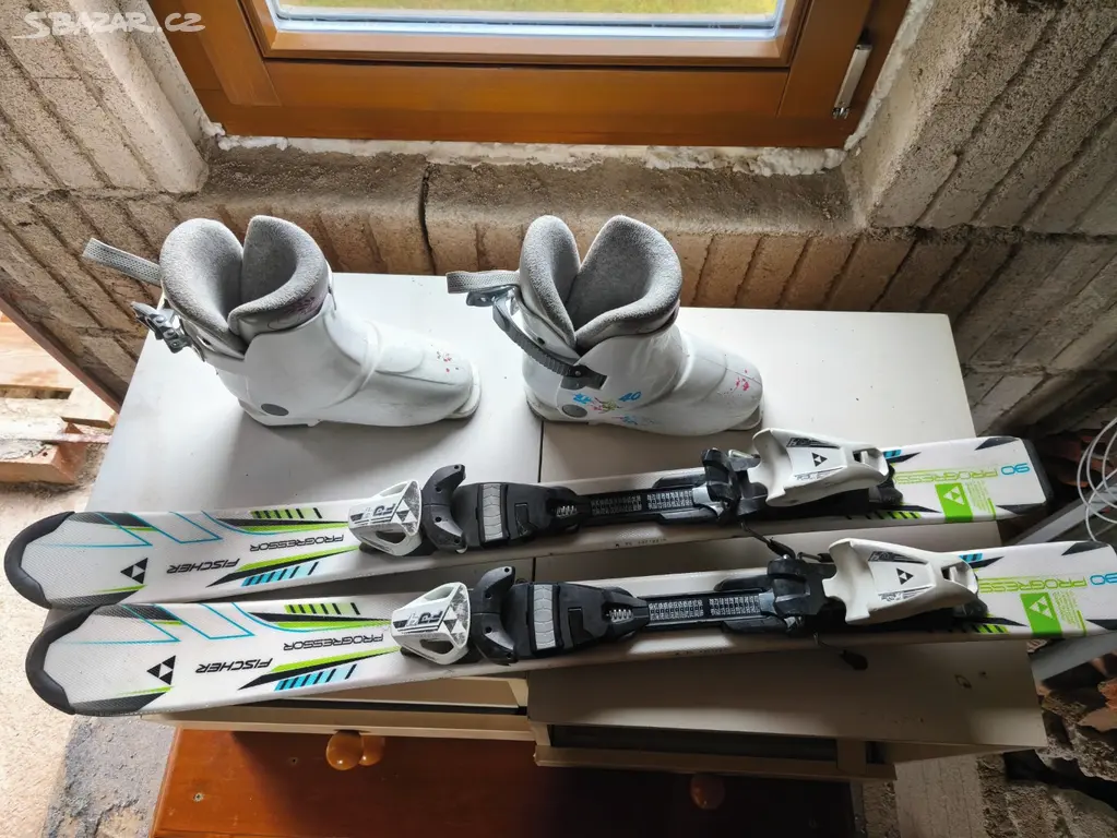 Detske lyze 90cm + boty 234mm - Praha, Strašnice - Bazar - Sbazar.cz