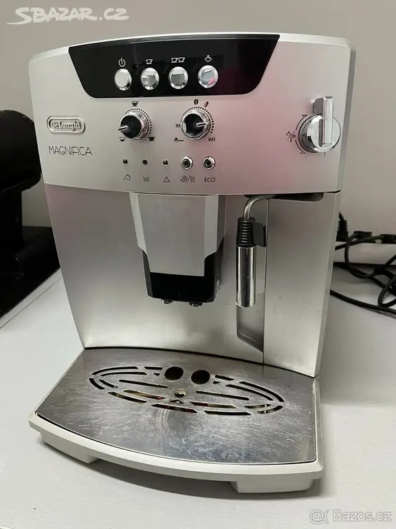 Kávovar DeLonghi ESAM 04.110 S automatický - Praha 10 - Bazar - Sbazar.cz