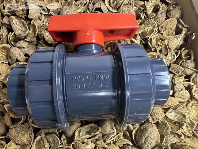 Kulový ventil ERA DN40 PVC lepení - Předklášteří - Bazar - Sbazar.cz
