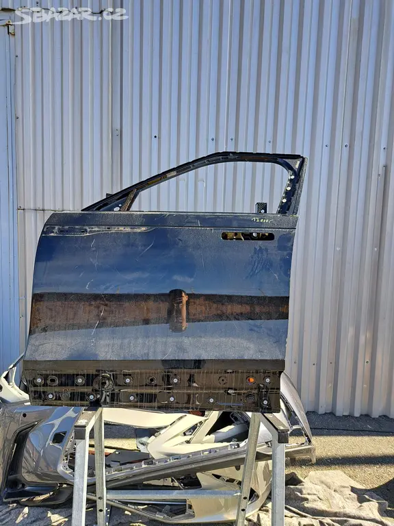 Range Rover VELAR L560 levé přední dveře - Mratín - Bazar - Sbazar.cz