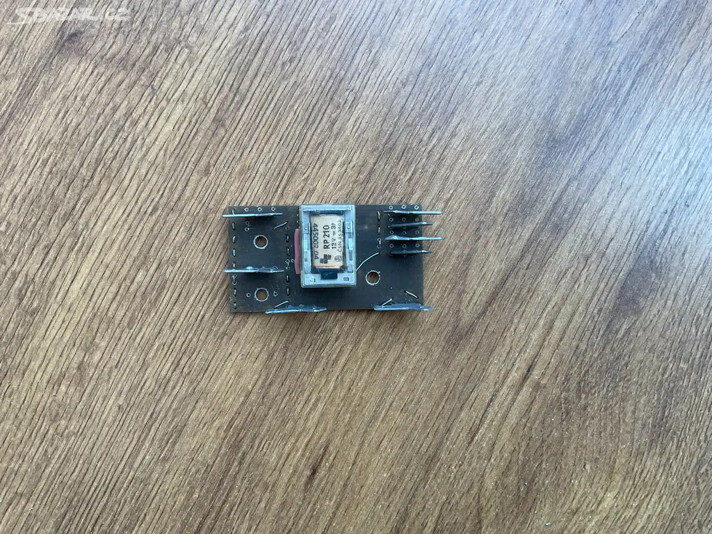 RP 210 12V = 3P - elektromagnetické relé - Zlín - Bazar - Sbazar.cz