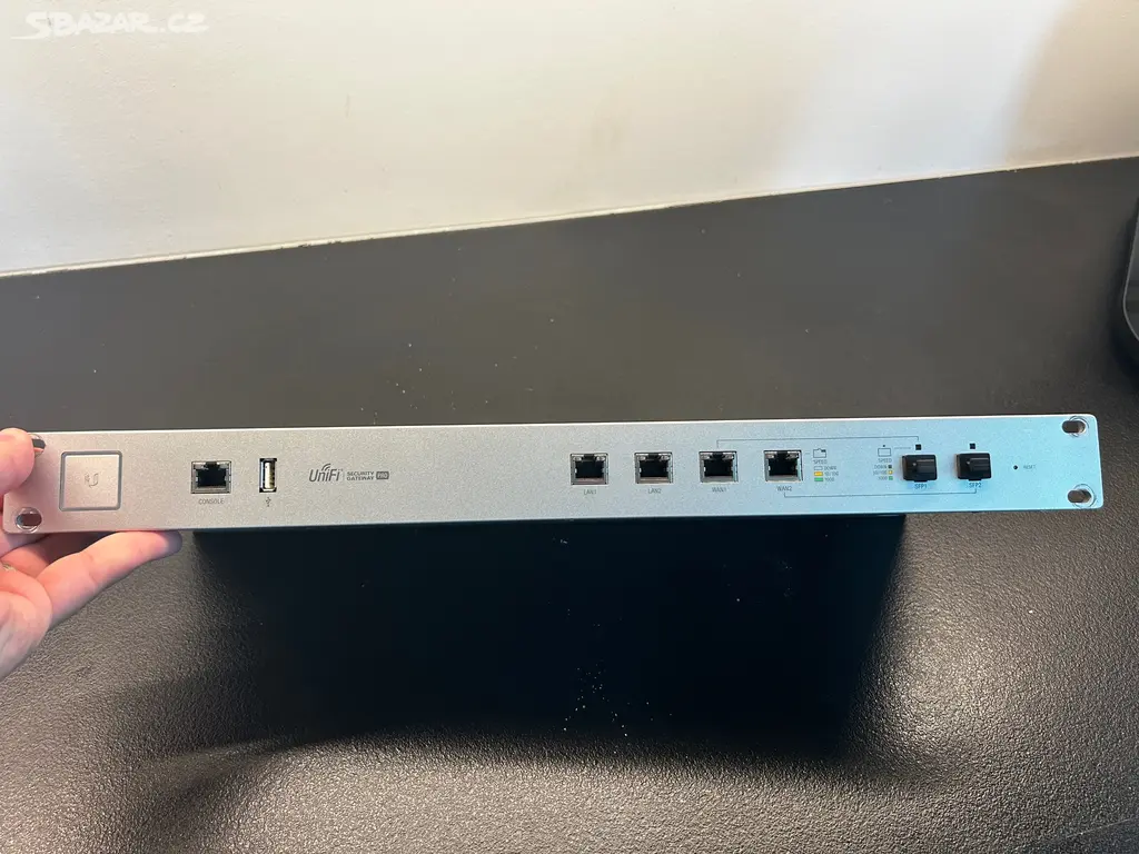 Ubiquiti UniFi Security Gateway USG-PRO-4 - Praha, Nové Město - Bazar ...